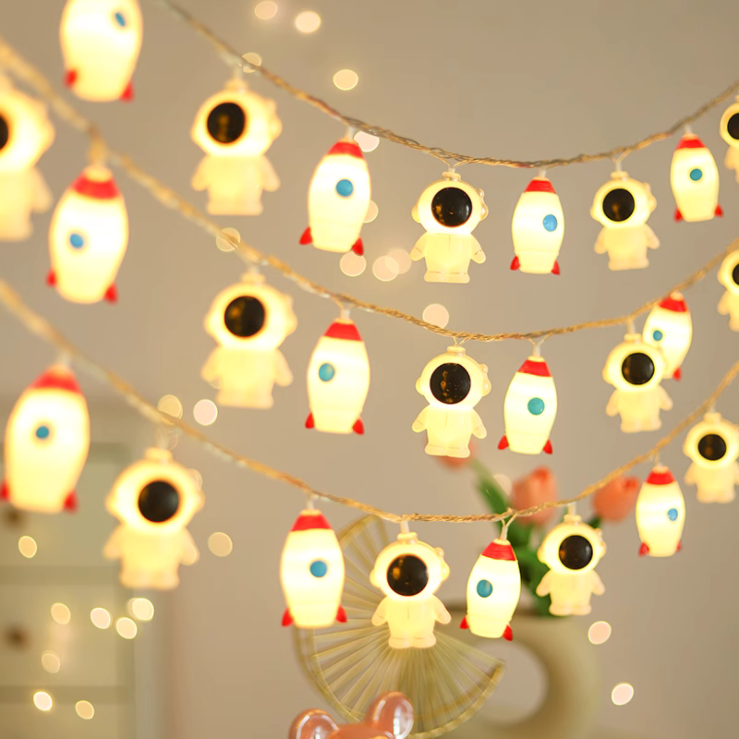 SpaceMan: USB-Powered Astronaut & Rocket String Fairy Lights with 20 L